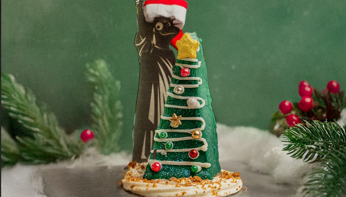 The real Christmas Special isn’t the tree… it’s this cheesecake 🎄 ...